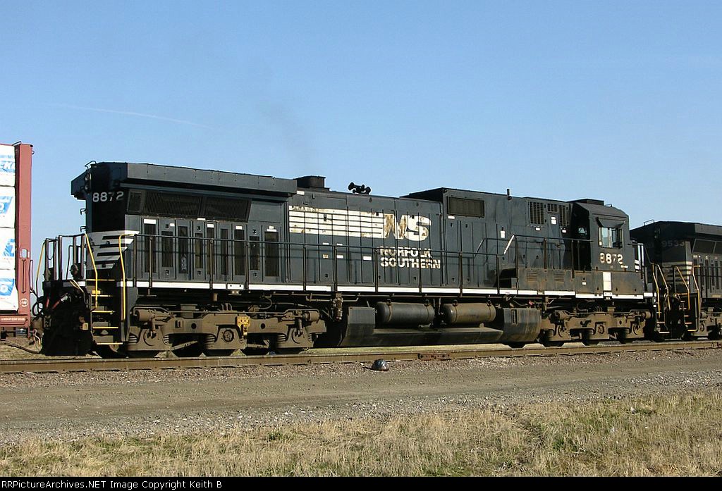 NS 8872